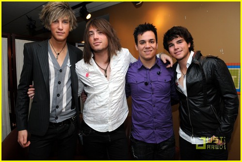 Push Play Have A 'Jingle Bell Rock' | Photo 20861 - Photo Gallery ...