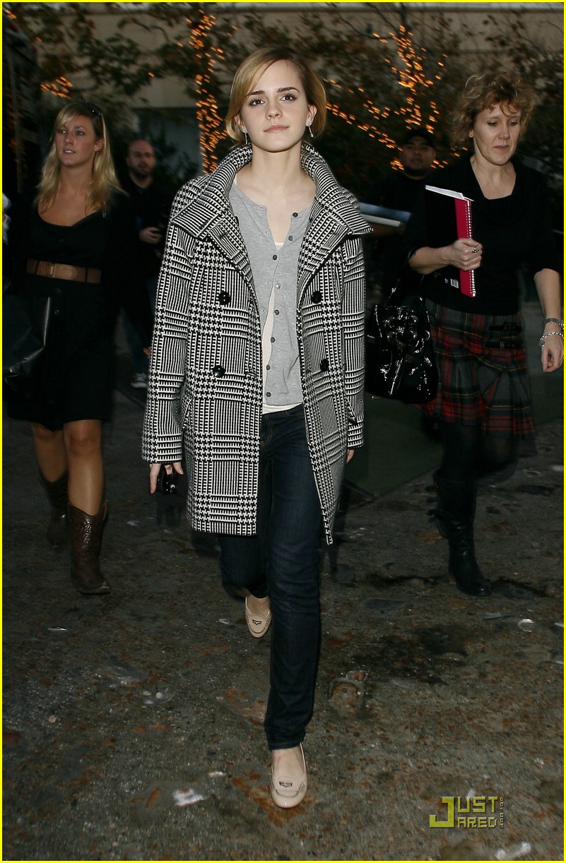 Emma Watson is Santa Monica Sweet | Photo 24131 - Photo Gallery | Just ...