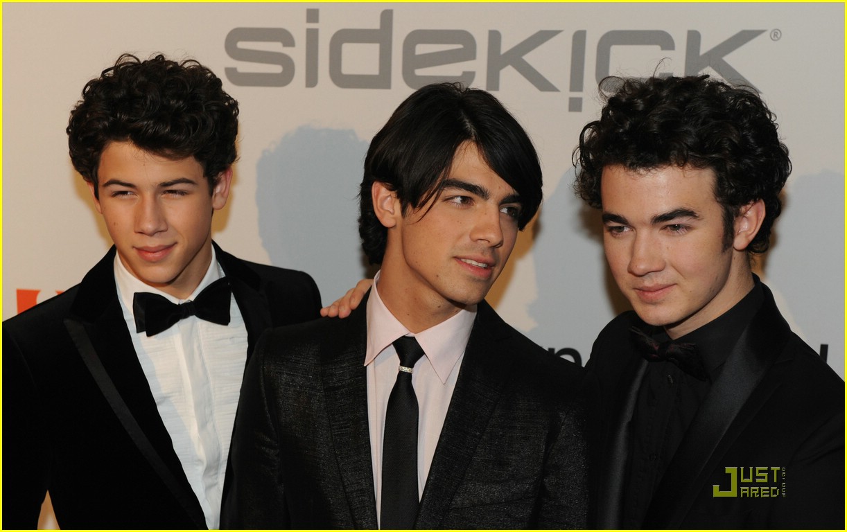The Jonas Brothers Honor Clive Davis | Photo 66841 - Photo Gallery ...