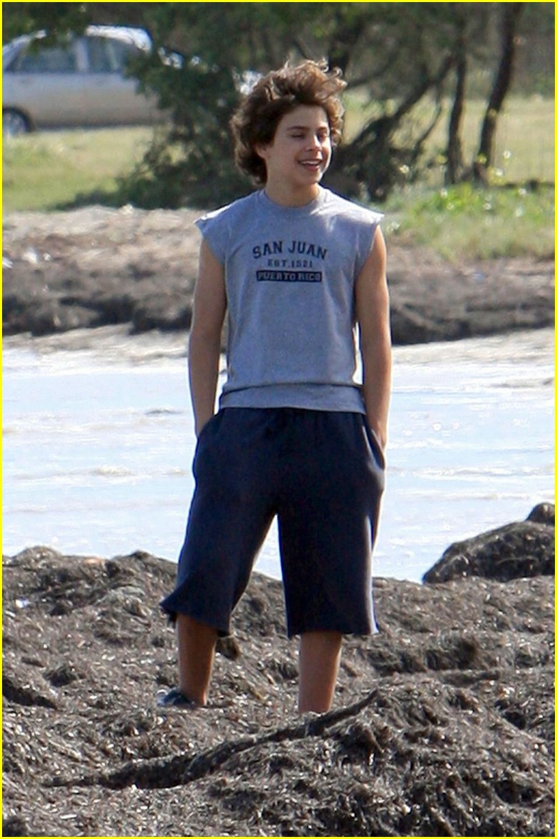 Jake T. Austin: Sleeveless in San Juan | Photo 101091 - Photo Gallery ...