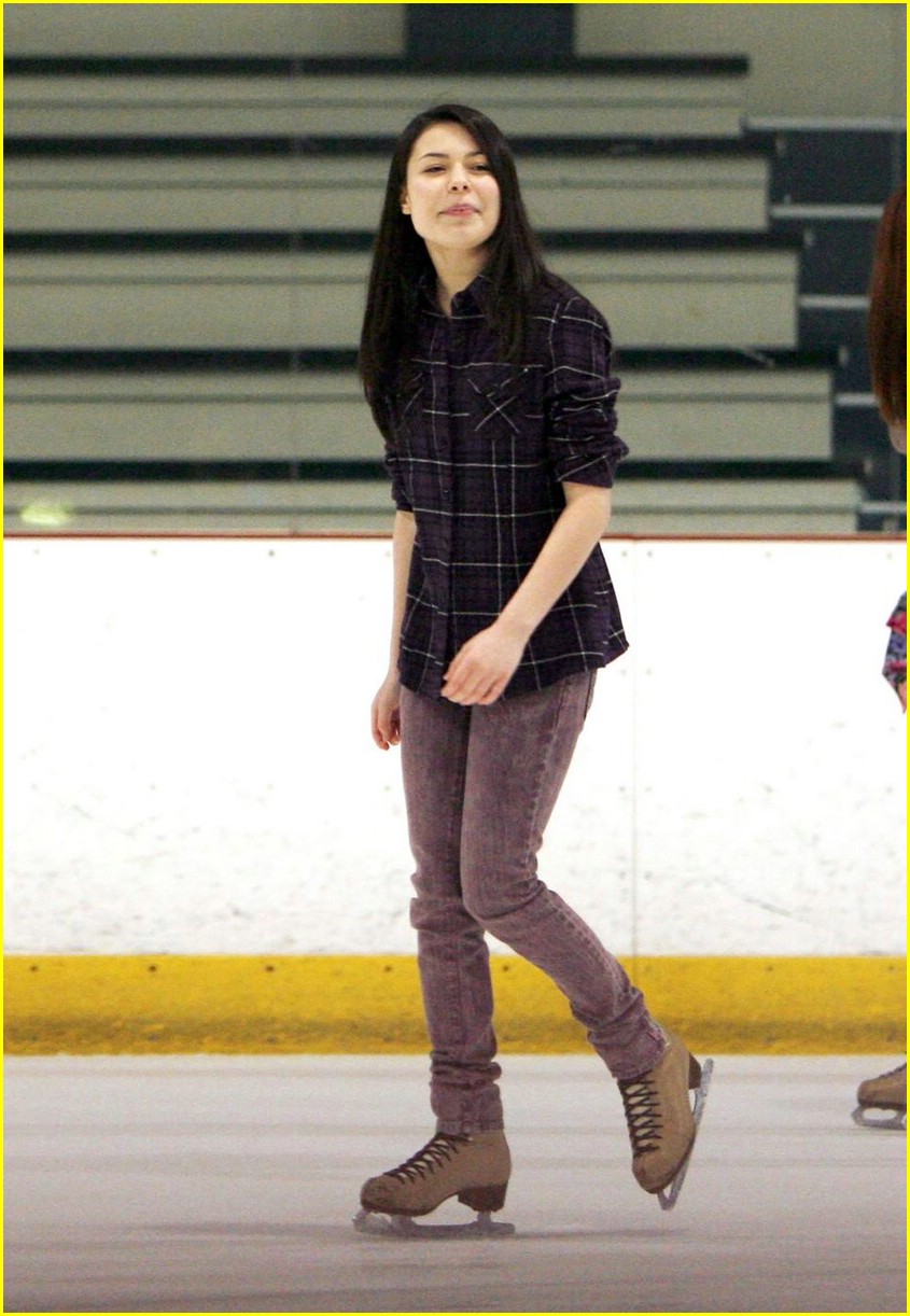 Miranda Cosgrove is Ice Skating Sweet | Photo 145571 - Photo Gallery ...