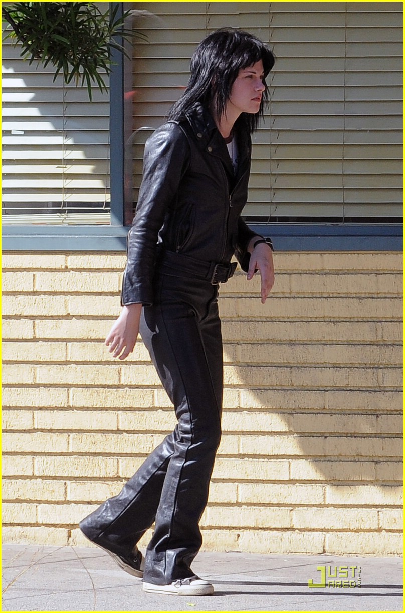 Kristen Stewart Runs Away in Leather, Literally | Photo 200501 - Photo ...