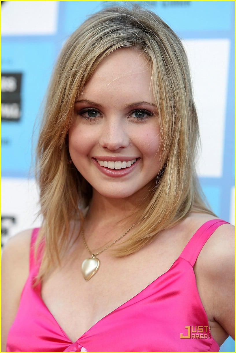 Meaghan Martin is Paper Man Pretty | Photo 197811 - Photo Gallery ...