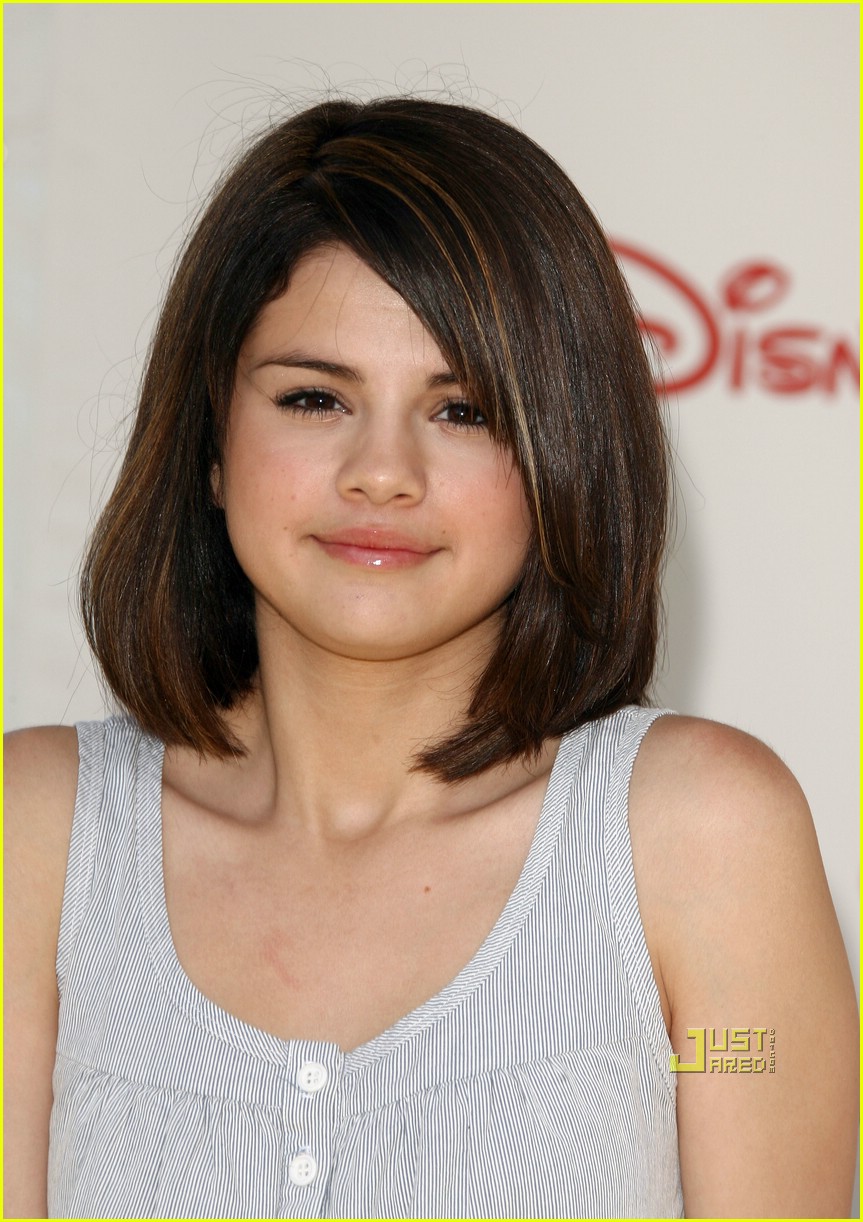 Selena Gomez Spreads Awareness For HIV/AIDS | Photo 184171 - Photo ...