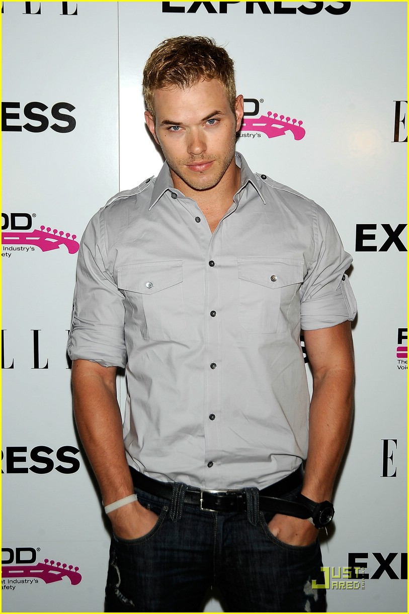 Nikki Reed & Kellan Lutz: TXT U L8TR | Photo 231701 - Photo Gallery ...