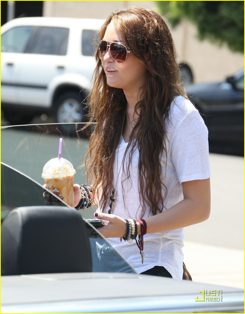Miley Cyrus Cools Down With Coffee Bean | Photo 271121 - Photo Gallery ...