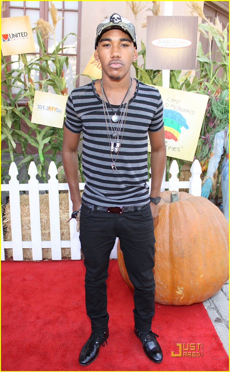 Brandon Smith: Kids Make My Day | Photo 328481 - Photo Gallery | Just ...