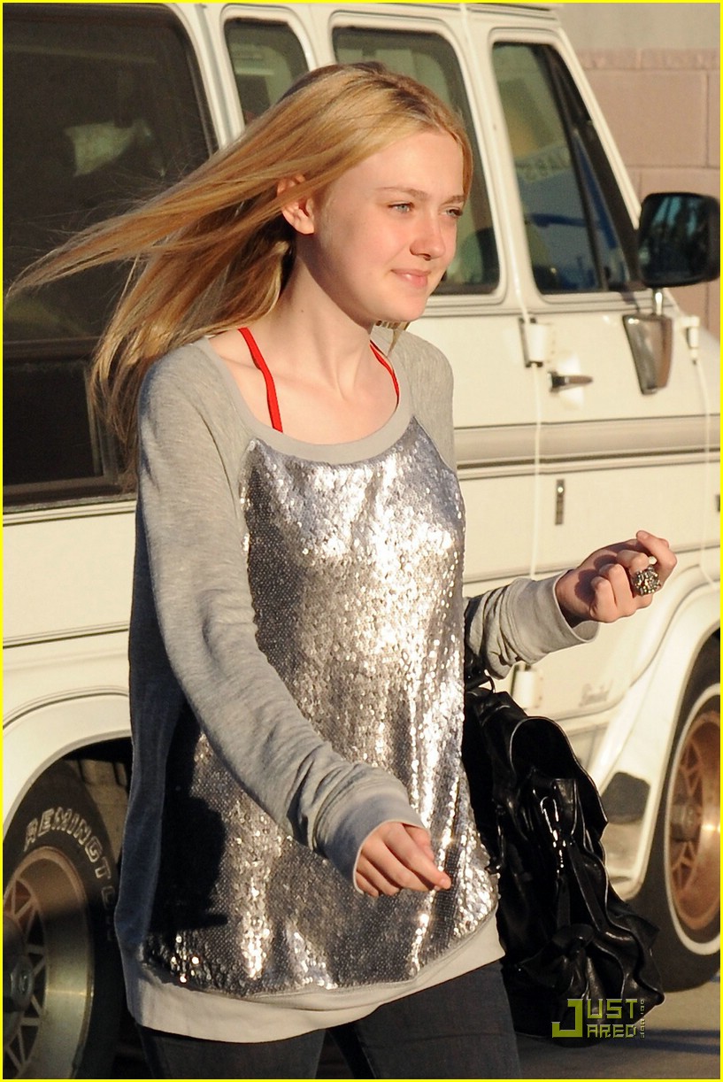 Dakota Fanning: Betsy and the Emperor Beauty | Photo 337001 - Photo ...