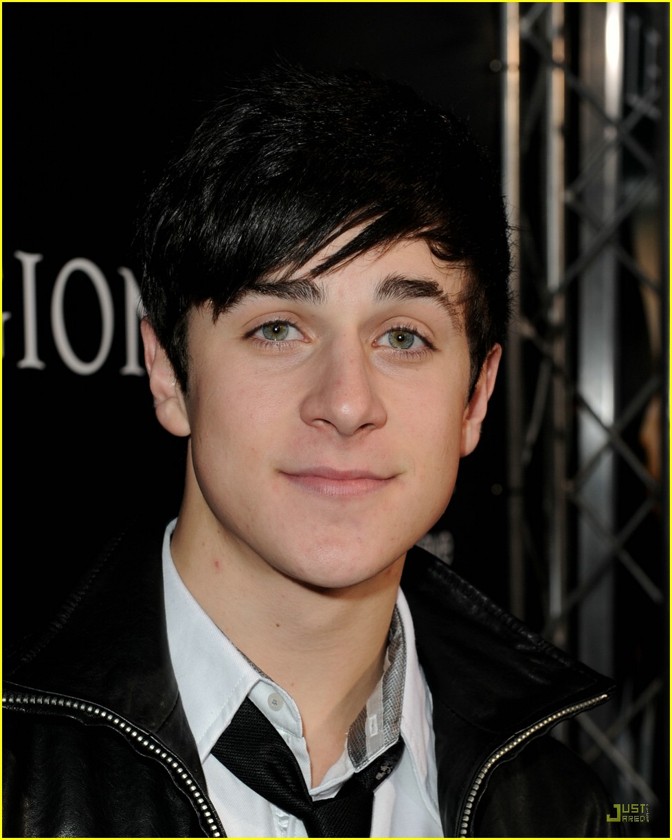 David Henrie is a Legion Lad | Photo 355784 - Photo Gallery | Just ...