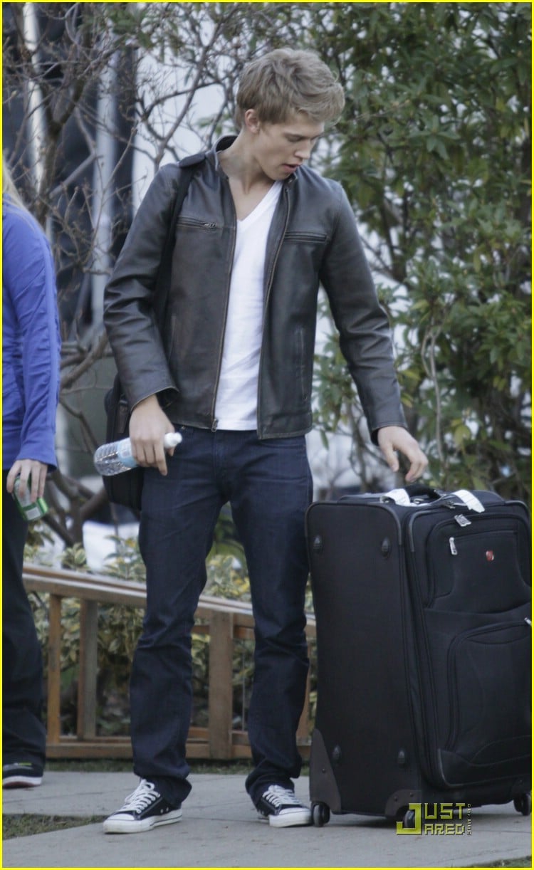 Austin Butler has a Life Unexpected | Photo 359731 - Photo Gallery ...