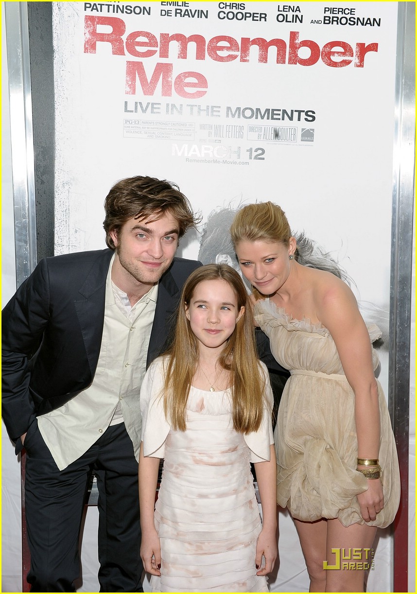 Robert Pattinson Premieres Remember Me in NYC | Photo 360484 - Photo ...