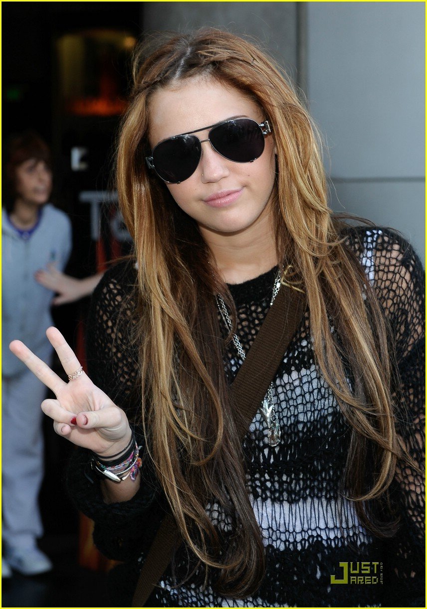 Miley Cyrus: Peace, Out! | Photo 367738 - Photo Gallery | Just Jared Jr.