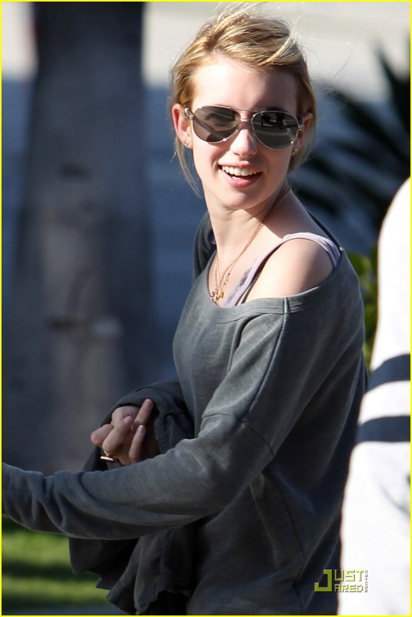 Emma Roberts: Laughing at LAX | Photo 368952 - Photo Gallery | Just ...