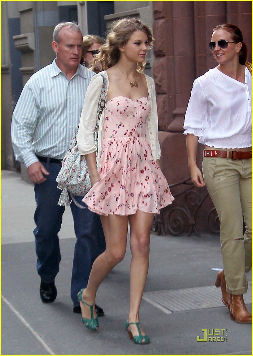 Taylor Swift: Surprise, Surprise! | Photo 369083 - Photo Gallery | Just ...