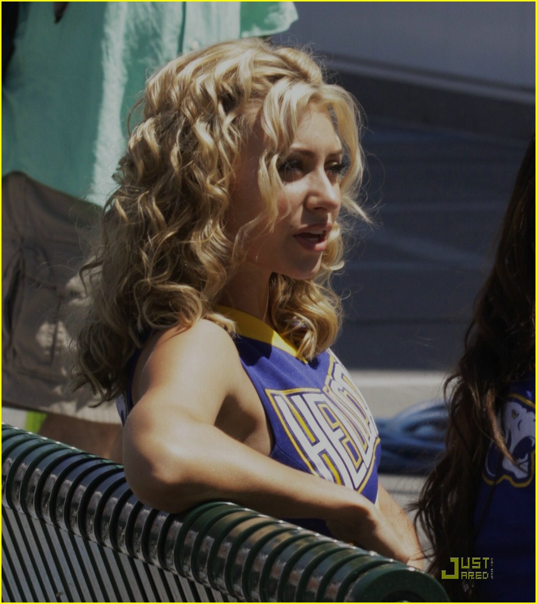 Ashley Tisdale & Aly Michalka: Blue, Gold, White! | Photo 378078 ...