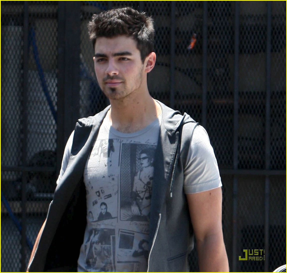 Joe & Nick Jonas: Tour Plans Revealed! | Photo 377811 - Photo Gallery ...