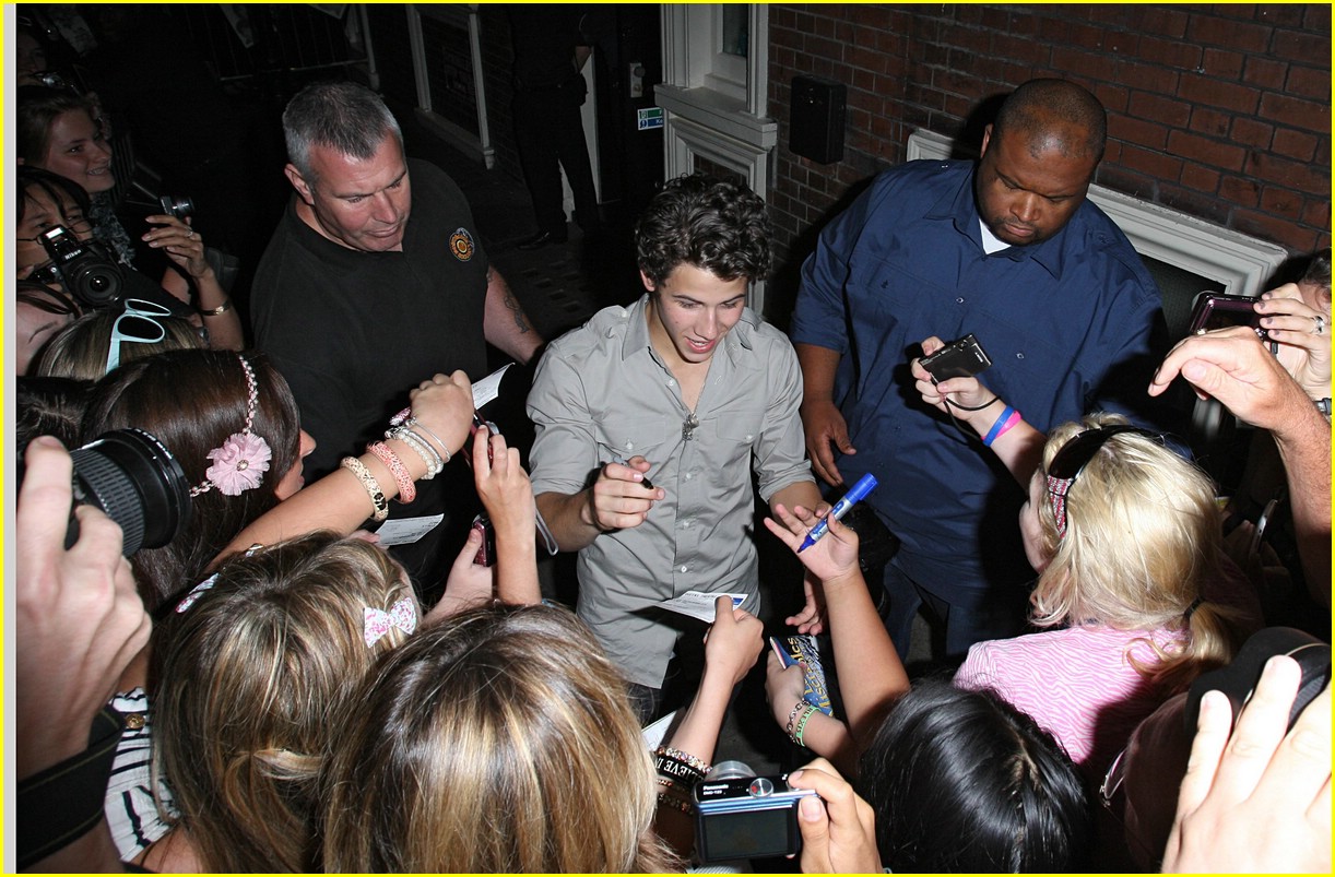 Scream and Shouts for Nick Jonas! | Photo 377640 - Photo Gallery | Just ...