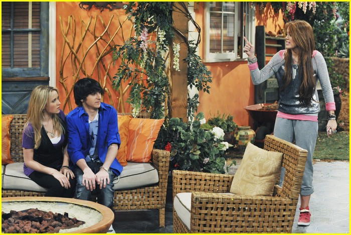 Emily Osment Its The End Of Jake Ryan Photo 380442 Photo Gallery Just Jared Jr
