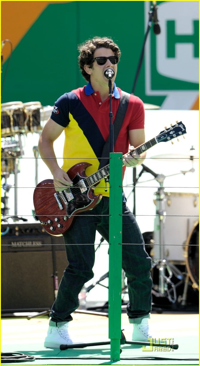 Jonas Brothers at Arthur Ashe Kids Days -- VIDEOS! | Photo 383268 ...