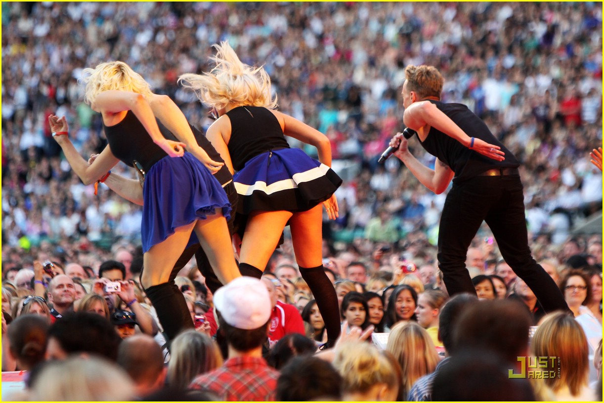 Pixie Lott Honors Her Heroes | Photo 385245 - Photo Gallery | Just ...