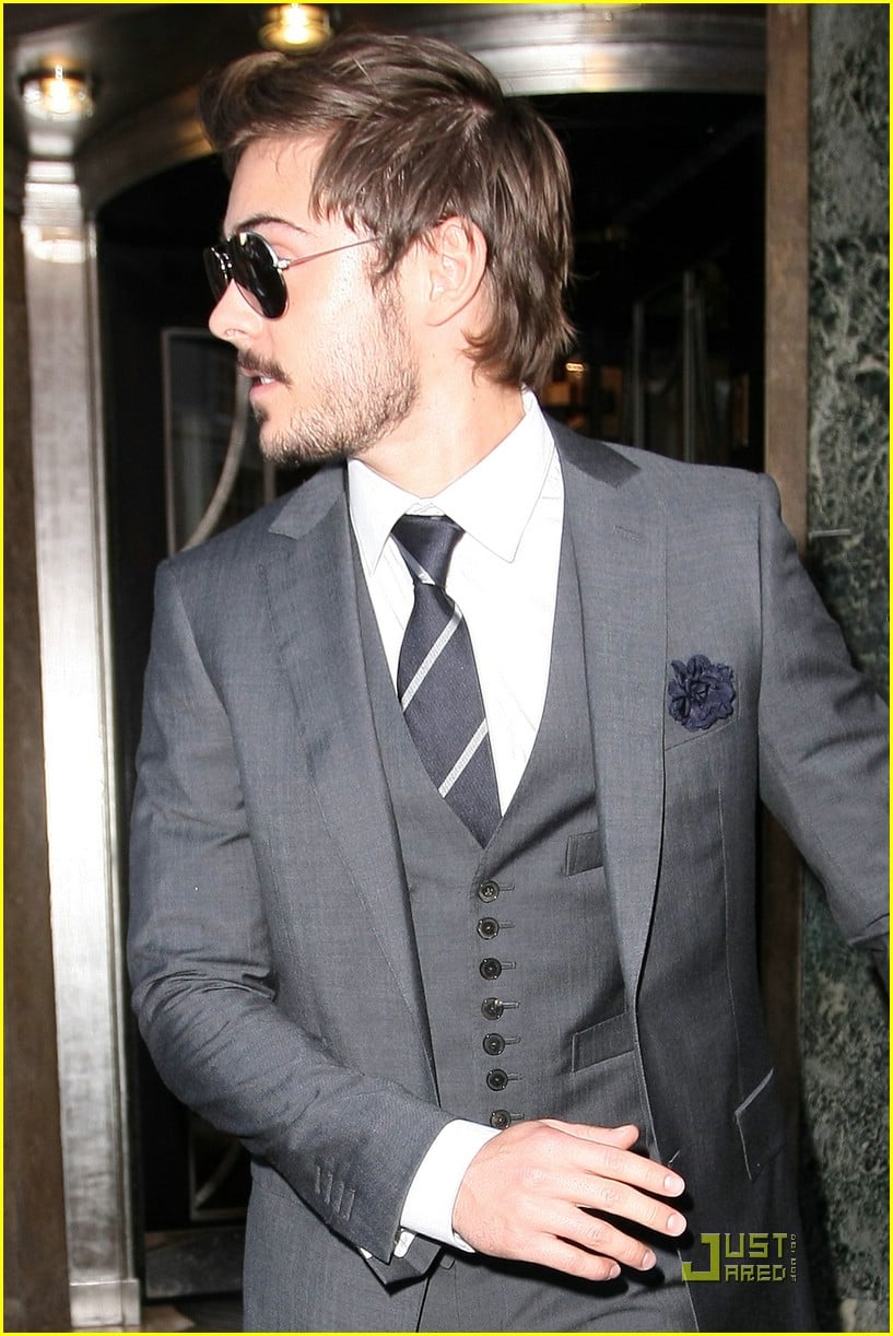 Zac Efron: 'Charlie St. Cloud' Goes to London! | Photo 386014 - Photo ...