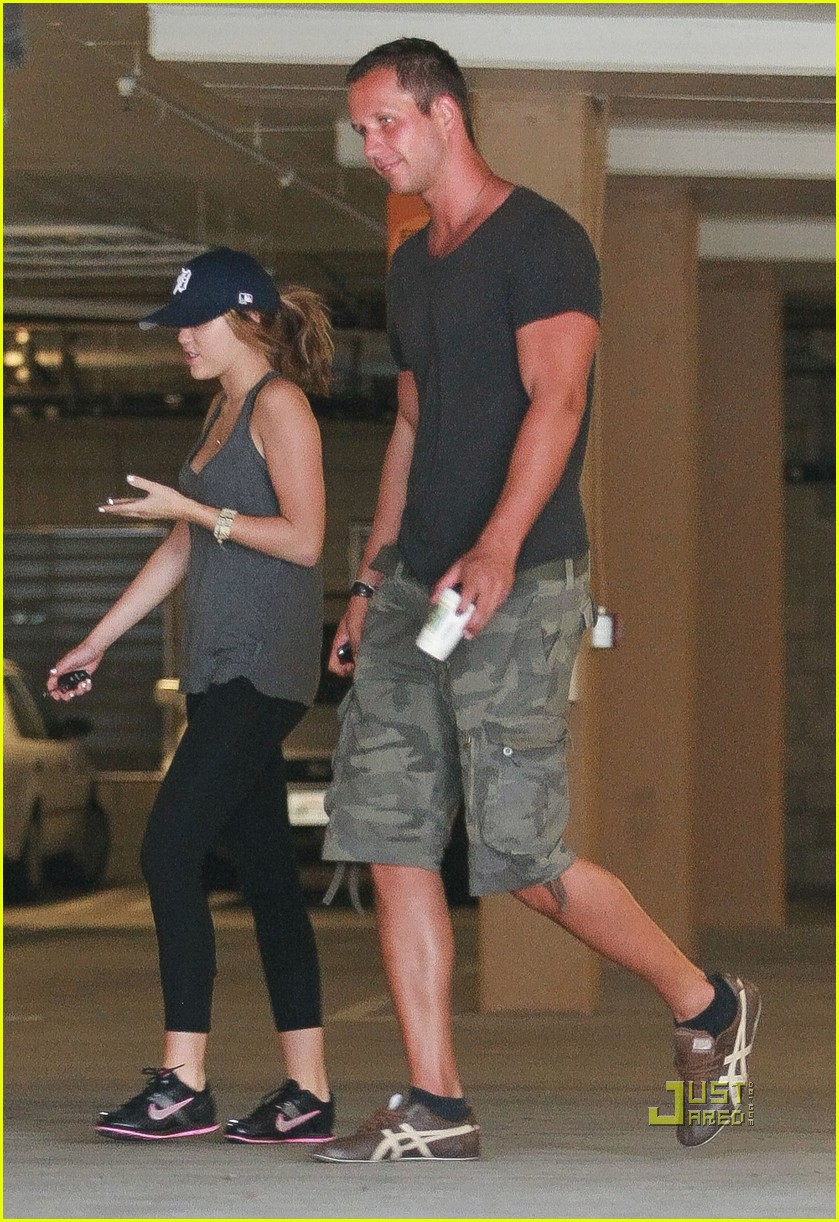 Miley Cyrus: Tigers Training Session | Photo 387861 - Photo Gallery ...