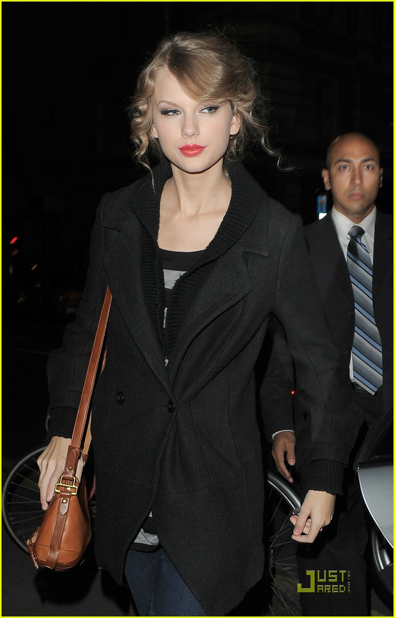 Taylor Swift's 21st? Winter Themed! | Photo 390986 - Photo Gallery ...