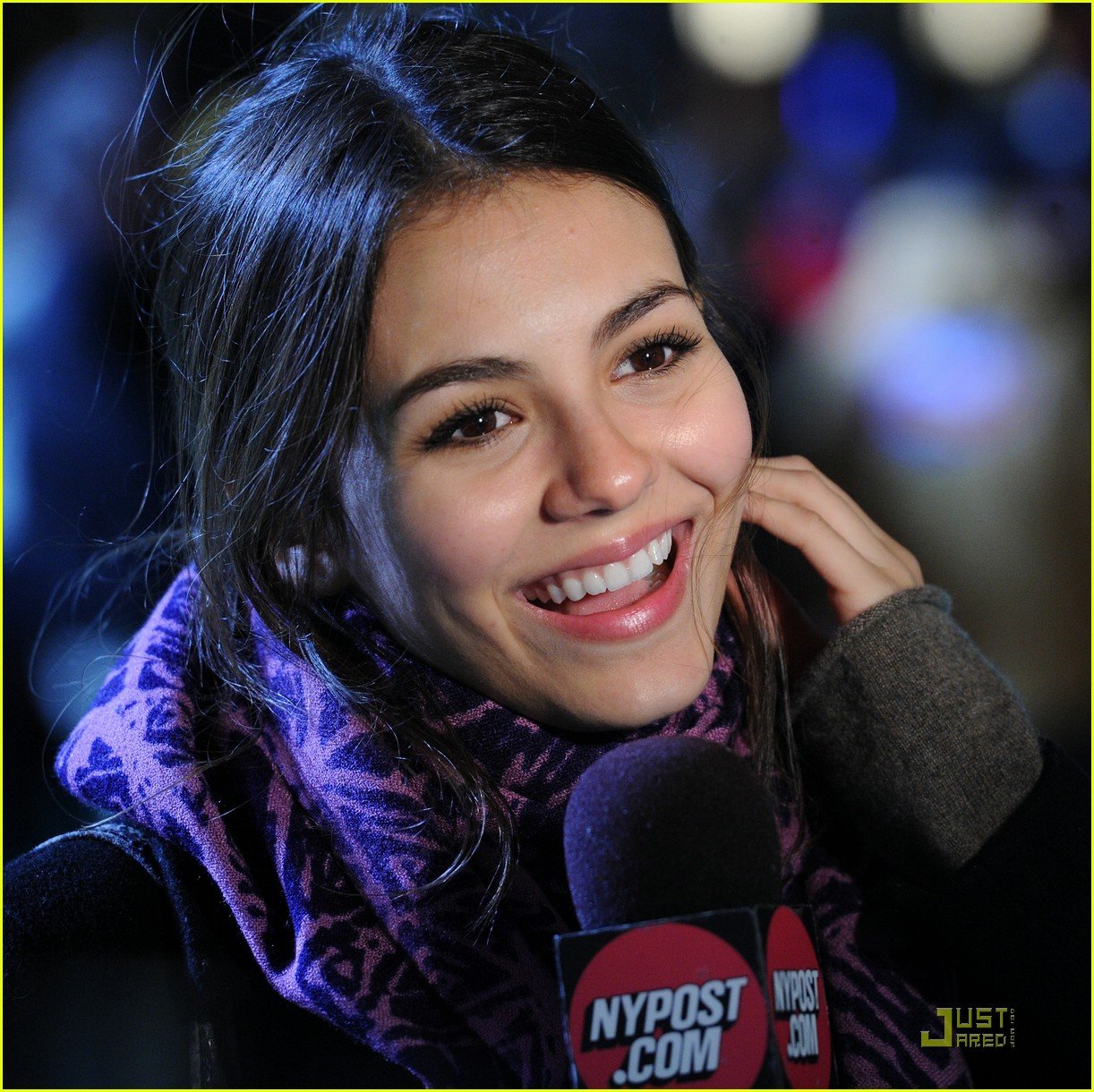 Victoria Justice: Macy's Parade Rehearsal with Big Time Rush! | Photo ...
