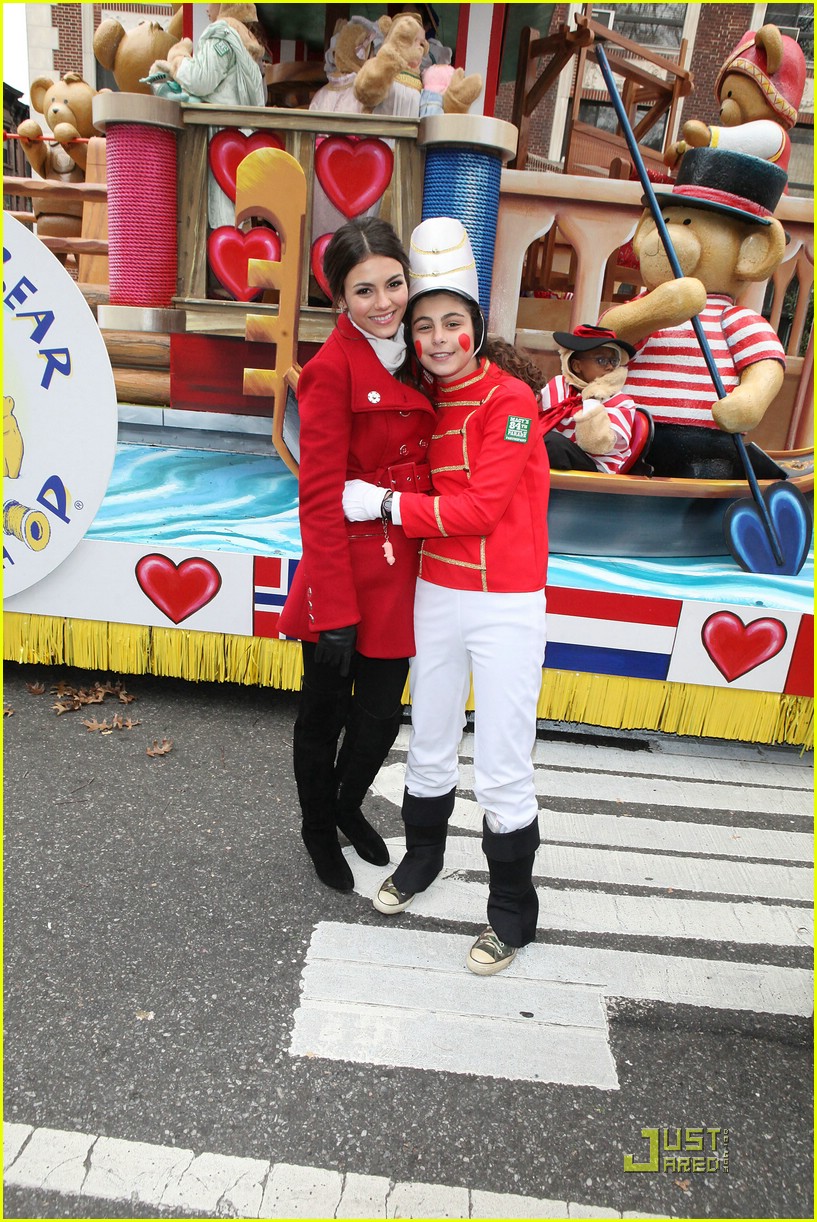 Victoria Justice: Macy's Thanksgiving Parade 2010! | Photo 395272 ...