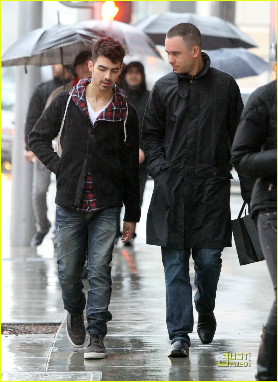 Joe Jonas: Rain, Rain, Go Away | Photo 398351 - Photo Gallery | Just ...