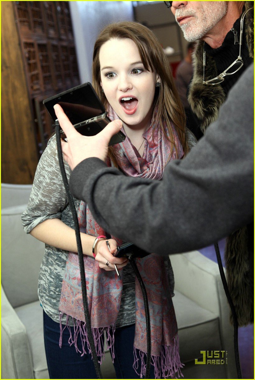 Kay Panabaker & Juno Temple: Sundance 'Little Birds' | Photo 401850 ...