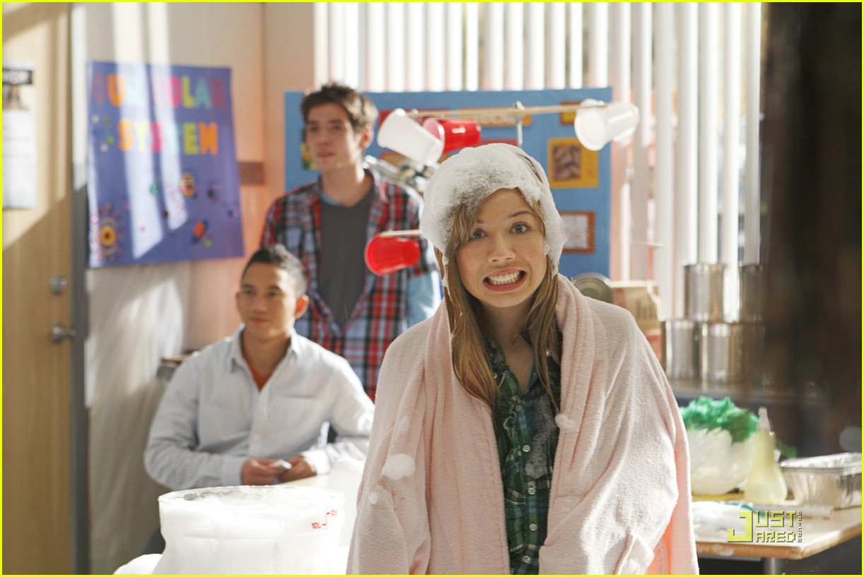 Full Sized Photo of jennette mccurdy best player 22 | Jennette McCurdy ...