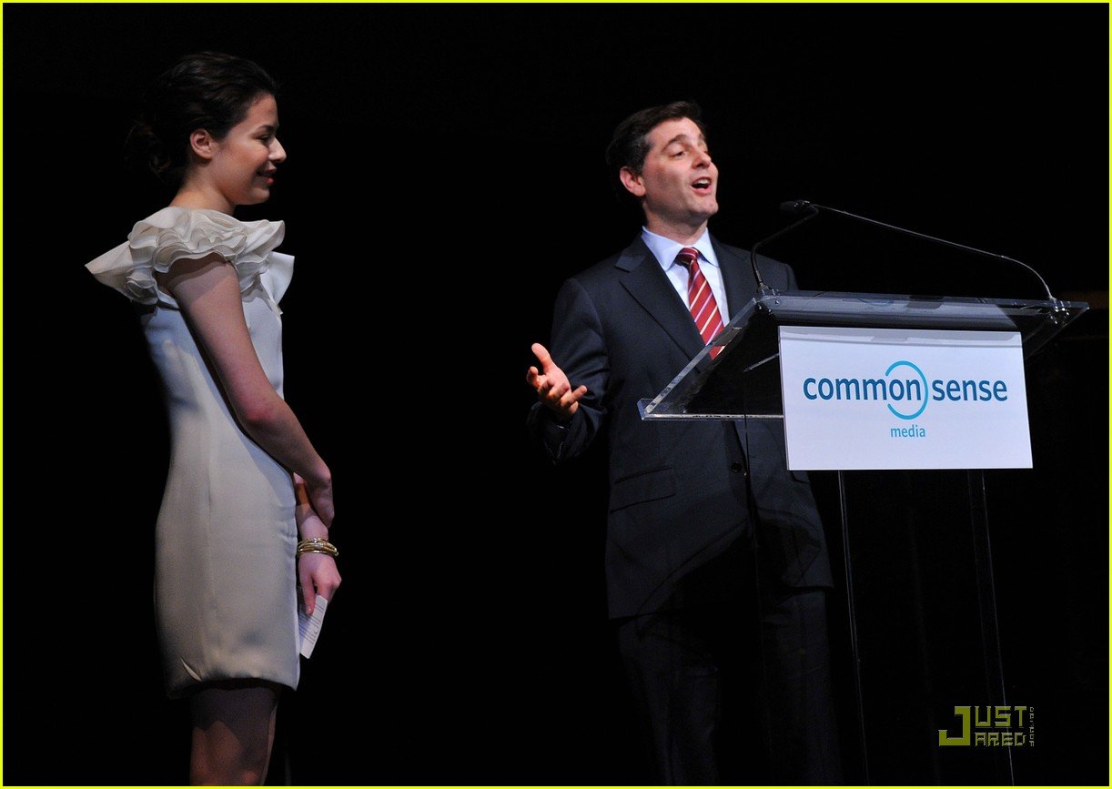 Miranda Cosgrove Has 'Common Sense' | Photo 415188 - Photo Gallery ...