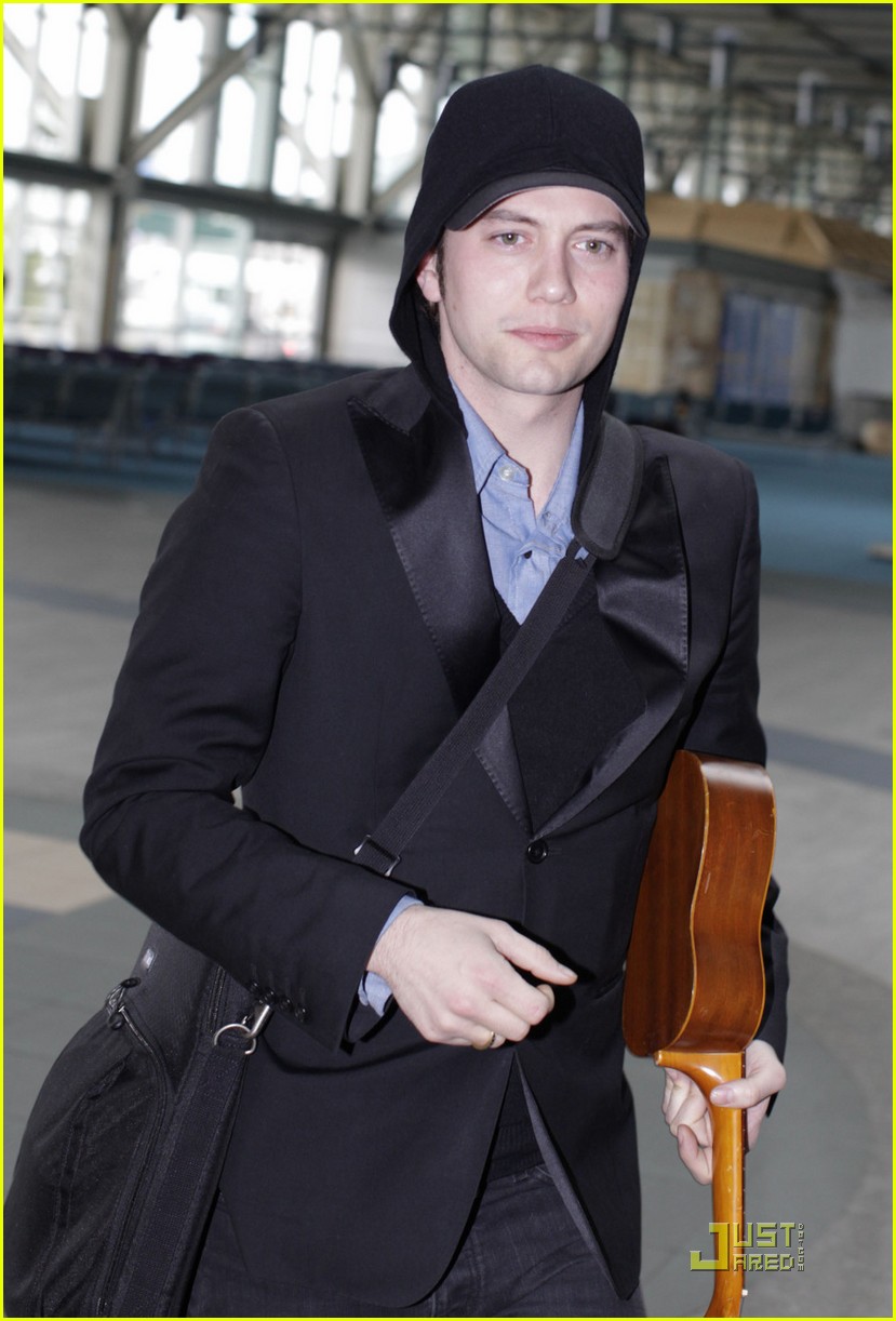 Jackson Rathbone: Jetting Home! | Photo 415086 - Photo Gallery | Just ...