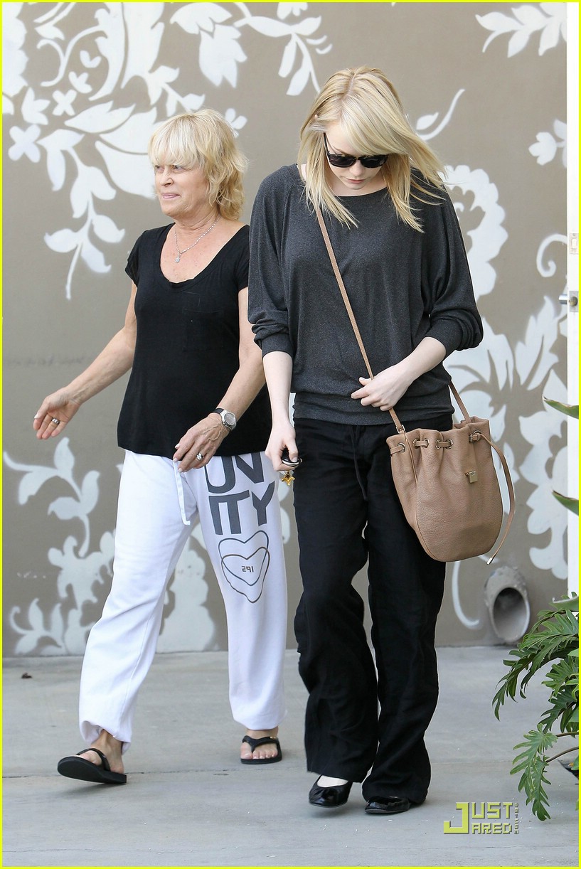 Emma Stone is Pilates Peaceful | Photo 412218 - Photo Gallery | Just ...
