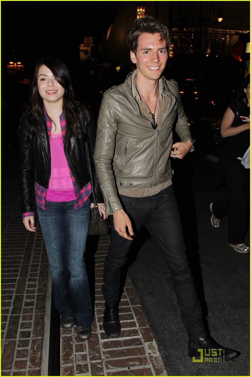Miranda Cosgrove Teases Summer Tour | Photo 419508 - Photo Gallery ...