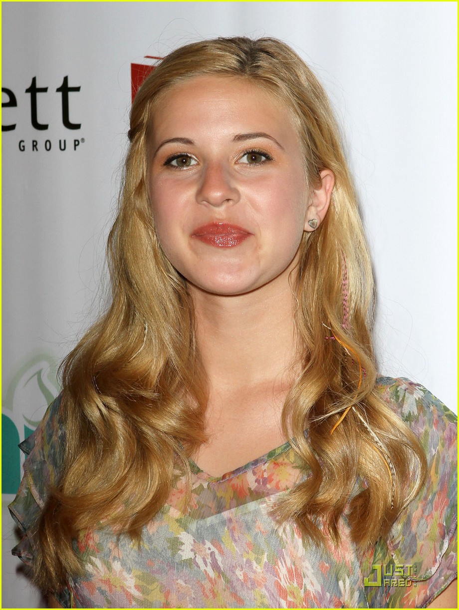 Caroline Sunshine - Thirst Gala 2011 | Photo 424145 - Photo Gallery ...