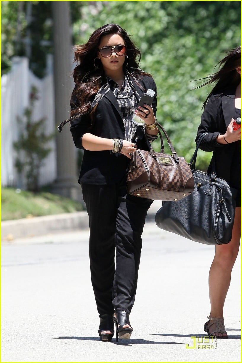 Demi Lovato: Lunchtime Lady | Photo 422013 - Photo Gallery | Just Jared Jr.