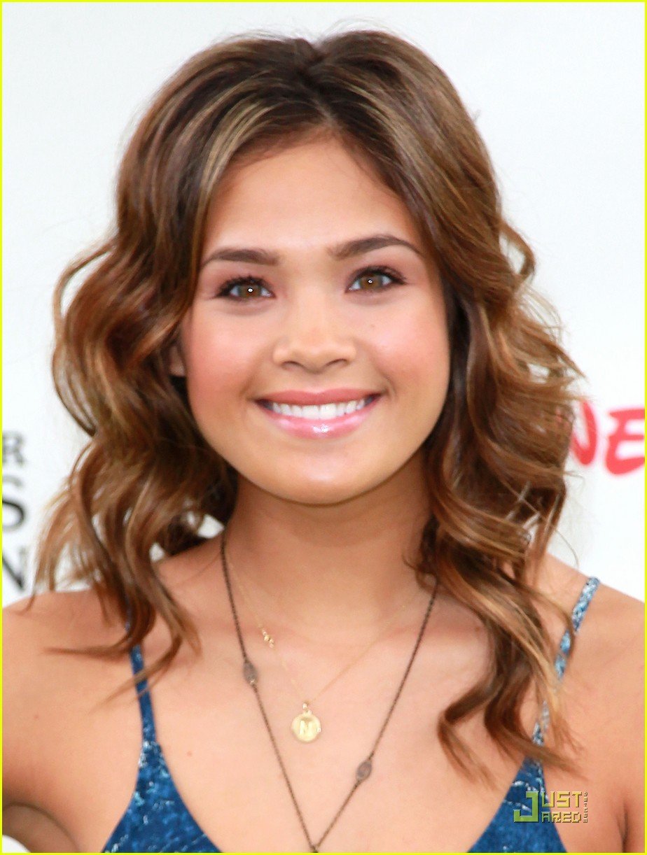 Nicole Anderson: Bean Bag Toss Beautiful | Photo 421668 - Photo Gallery ...