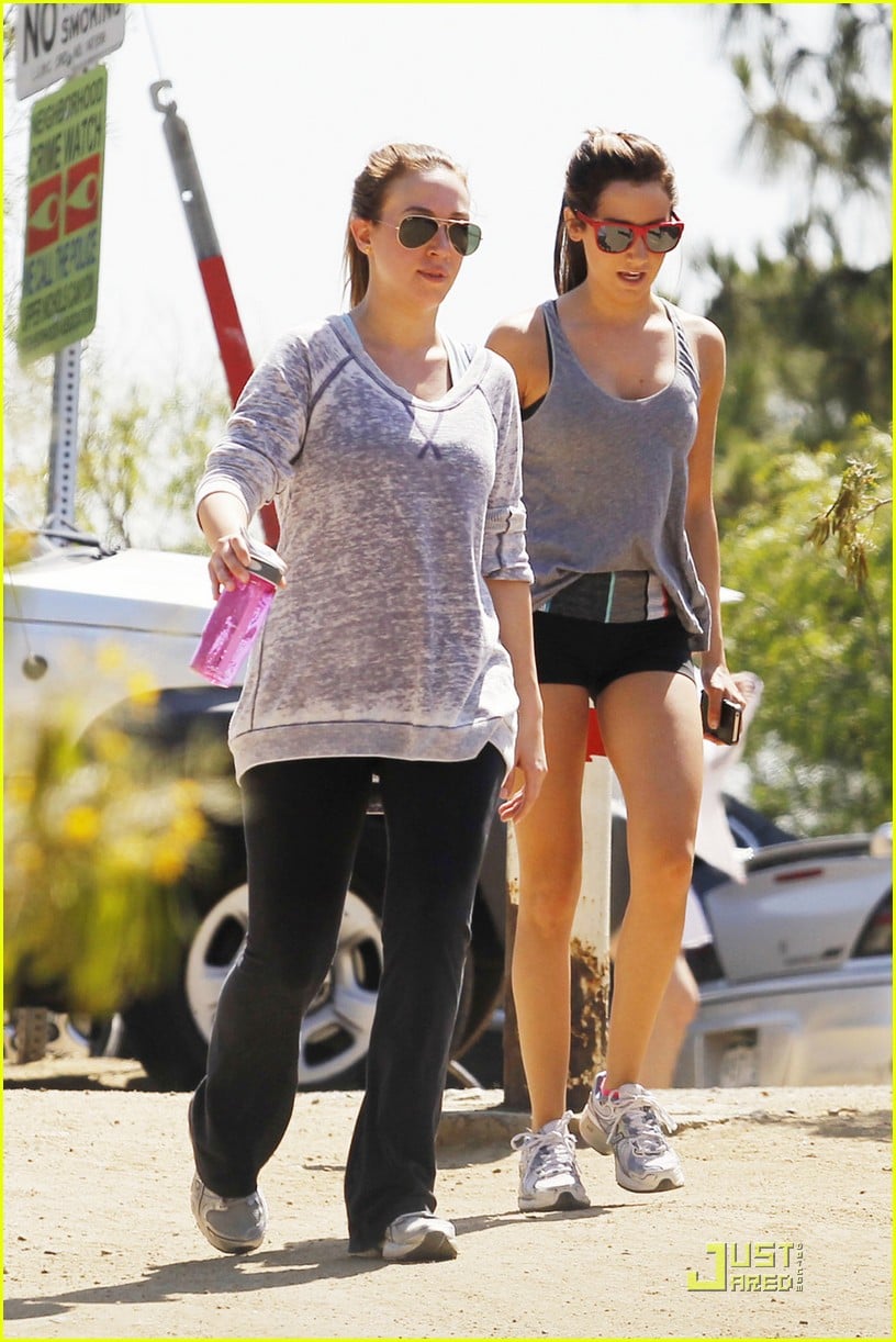 Ashley Tisdale: Runyon Canyon Hike with Austin Butler! | Photo 420690 ...