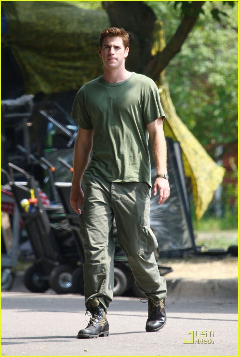 Liam Hemsworth: 'AWOL' Green Guy! | Photo 426874 - Photo Gallery | Just ...