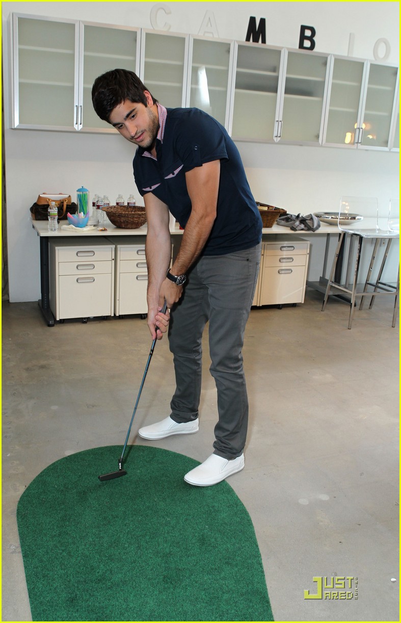 Kevin Jonas: Cambio Chat with Mikey Deleasa! | Photo 426070 - Photo ...