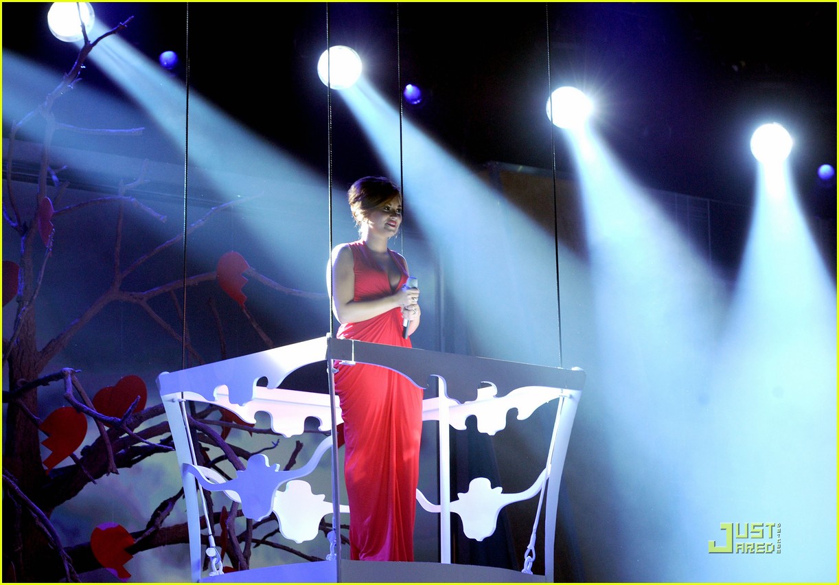 Demi Lovato: 'All Night Long' -- FIRST LISTEN! | Photo 436607 - Photo ...