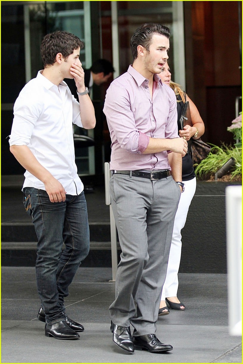 Nick & Kevin Jonas: Smiling Siblings! | Photo 435297 - Photo Gallery ...