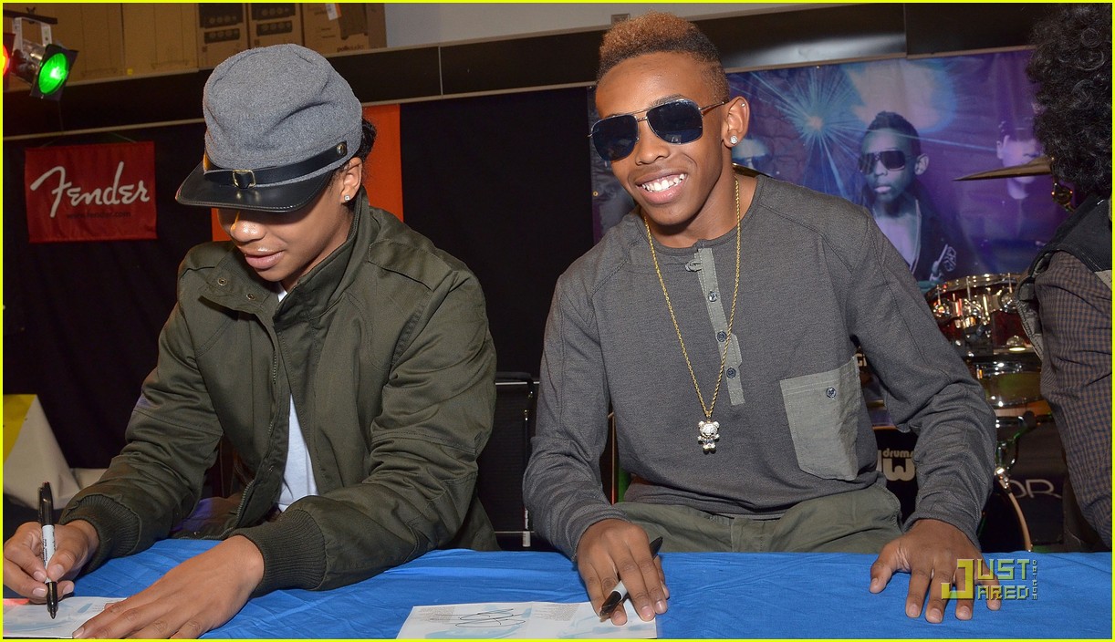 Mindless Behavior: Hello Fans in Philly! | Photo 437920 - Photo Gallery ...