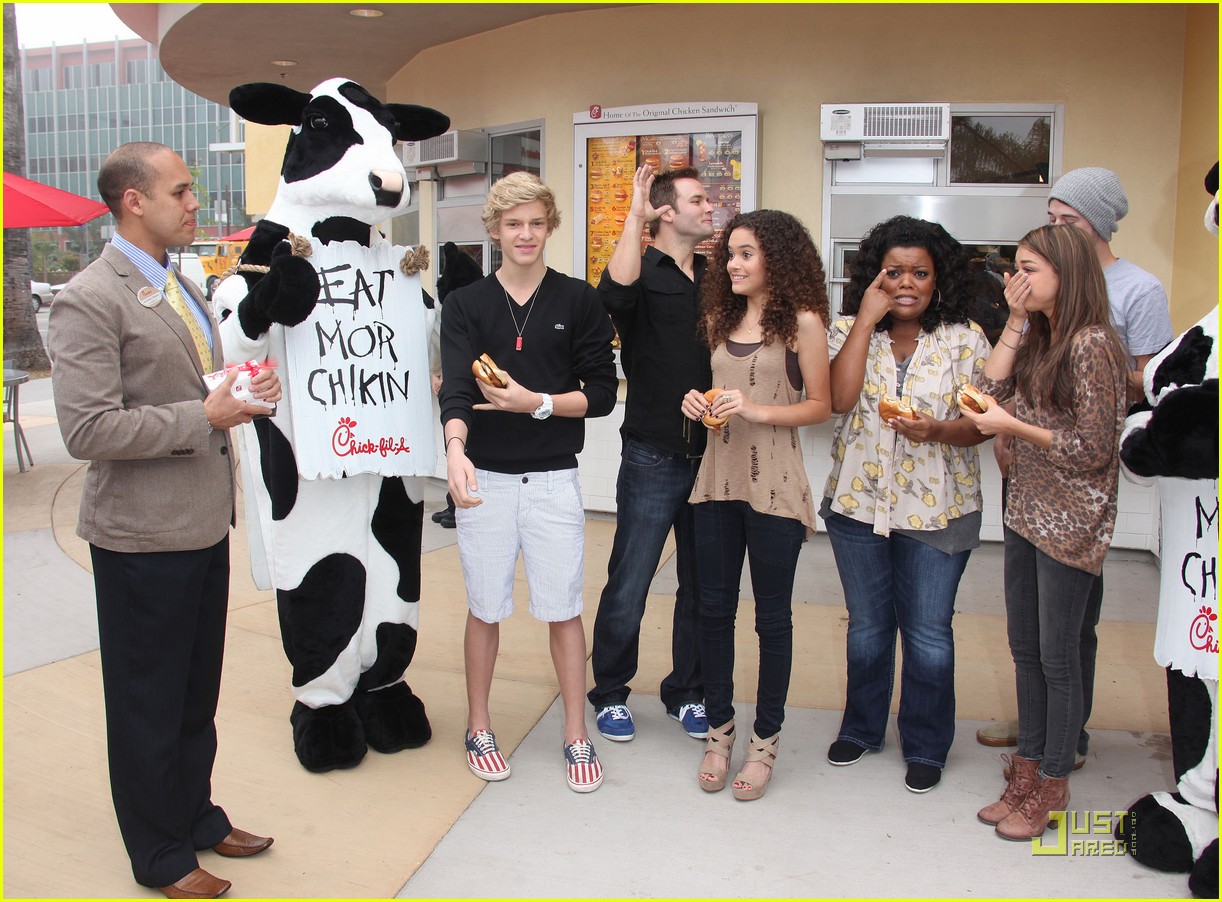 Madison Pettis: Chick Fil A Cutie! | Photo 438074 - Photo Gallery ...