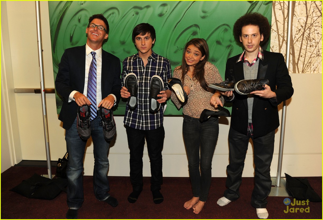 Sarah Hyland & Mitchel Musso: AMA Nominees Conference! | Photo 441758 ...
