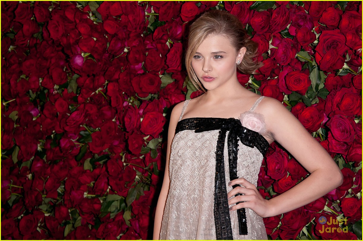 Chloe Moretz Pays Tribute to Pedro Almodovar | Photo 448076 - Photo ...