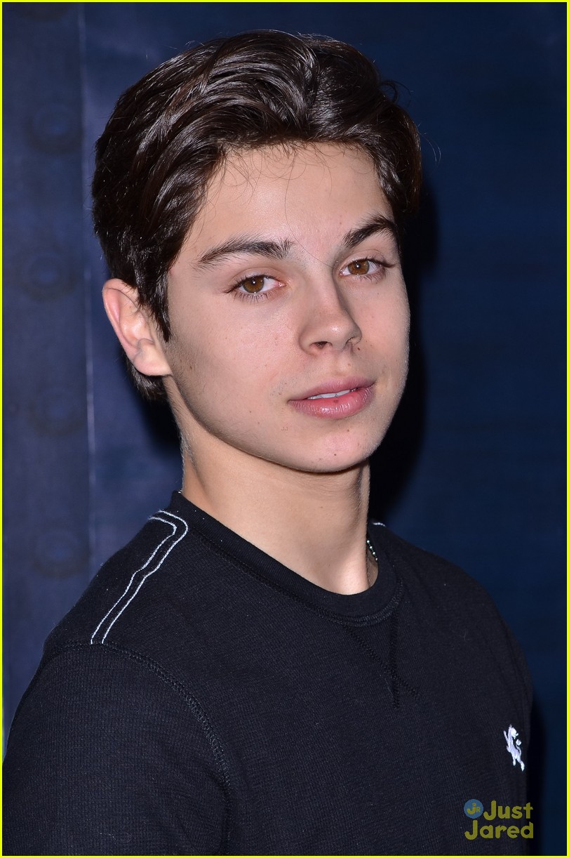 Jake T. Austin: 'The Adventures of TinTin' Premiere | Photo 451964 ...