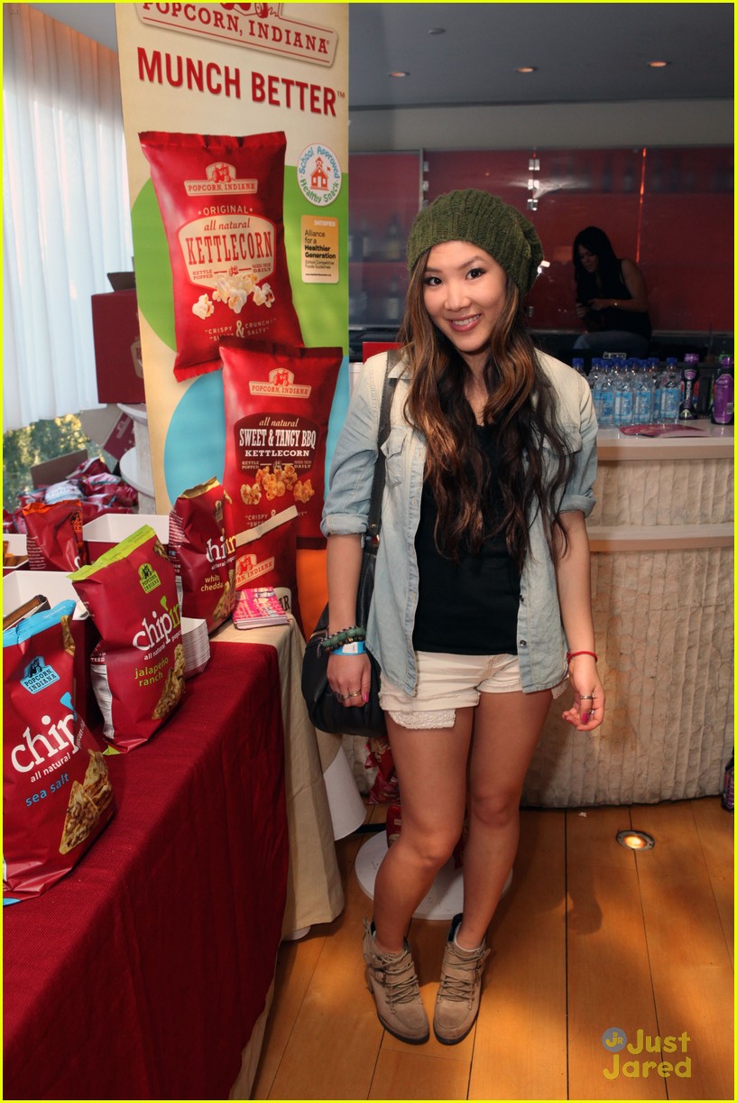 Alexandra Chando & Ally Maki: Kari Feinstein Oscar Style Lounge 2012 ...